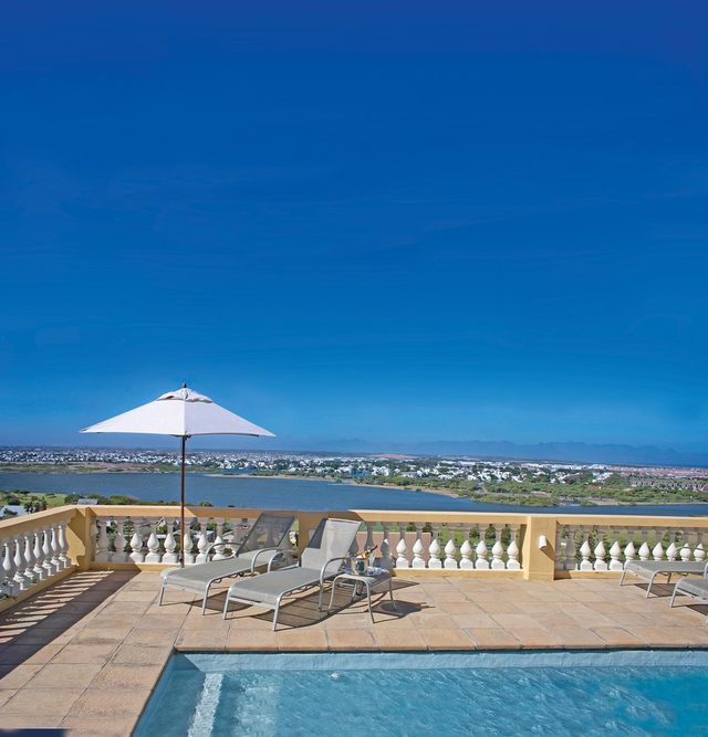 Colona Castle - Resorts Online